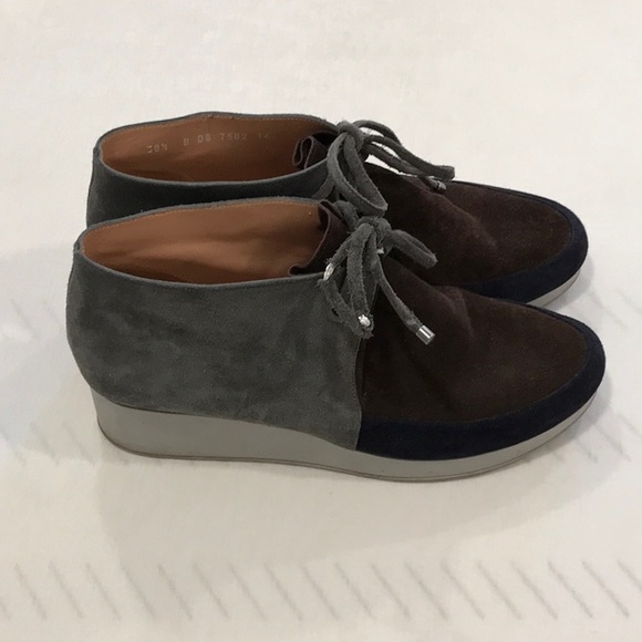 Robert Clergerie | Shoes | Robert Clergerie Suede Bootie Size 8 2 Us ...